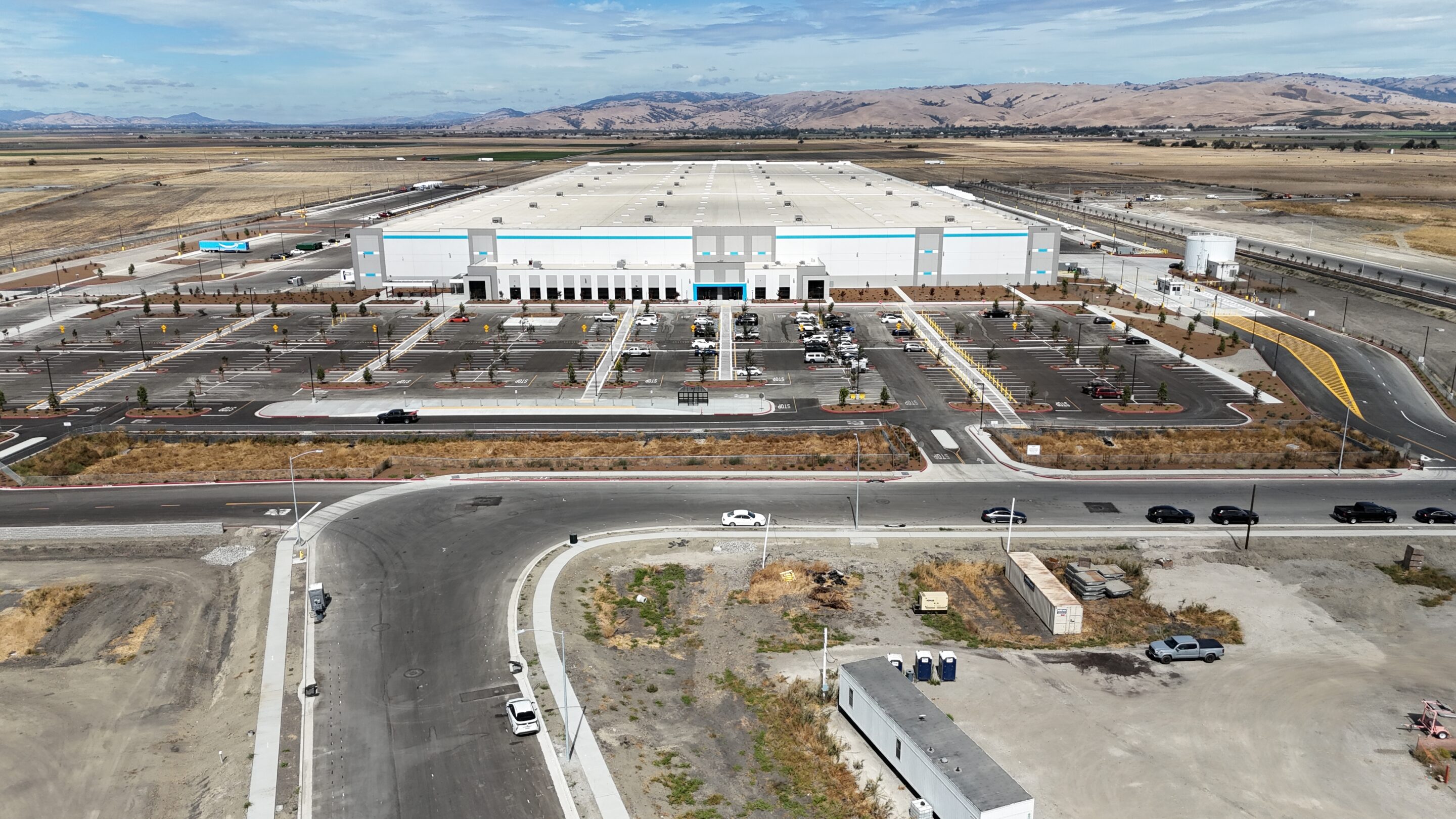 Amazon Distribution Center - Rex Moore Amazon Distribution Center - Rex Moore